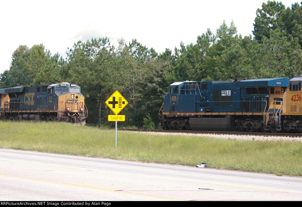 PRLX 629 waits for assignment with UP 4236 as CSX 913 prepares to roll SB